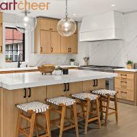 China Modern Solid Wood Kitchen Cabinets with Customized Color and 3 Years Guarantee for Stylish Kitchens for sale