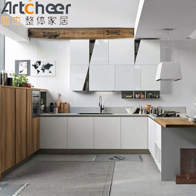 China Custom Size Eco-Friendly Kitchen Cabinet with 3 Years Guarantee for Modern Kitchens for sale