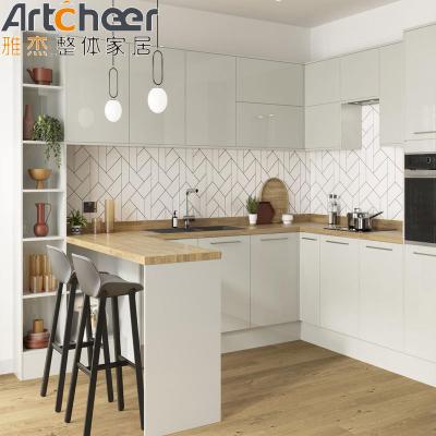 China Modern Design U Shape Kitchen Cabinet with Customized Color and 3 Years Guarantee for sale