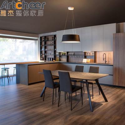 China Italian Design Customized Modern Style High Glossy Lacquered L Shape Kitchen Cabinet with Luxury Island for sale