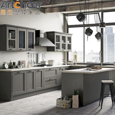 China Modern Design Solid Wood Kitchen Cabinet with Customized Size and Modular Kitchen Cupboard for sale