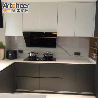 China Modern Design L Shape Kitchen Cabinet with Stainless Steel Finish and Customized Size for sale