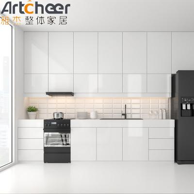China Modern Customized Color Eco-Friendly Kitchen Cabinet with 3 Years Guarantee for sale