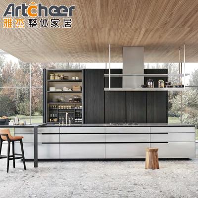 China Modern Design Kitchen Cabinet Set with Customizable Size and Solid Wood Material for sale
