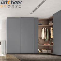 China Modern Stylish Walk-In Wardrobe with Hinged Door and Customized Size for sale