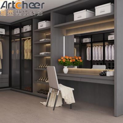 China Modern Stylish Walk In Wardrobe with Customized Size and Eco-Friendly Material for sale