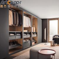 China Customized Size Walk In Wardrobe with Modern Stylish Design and Eco-Friendly Material for Bedroom Furniture for sale