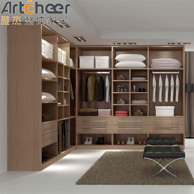 China Modern Stylish Customized Size Walk-In Wardrobe with Eco-Friendly Material for sale