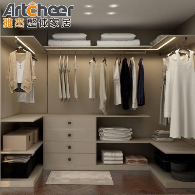 China Customized Size Modern Stylish Eco-Friendly Walk-In Wardrobe Closet for Home and Office for sale
