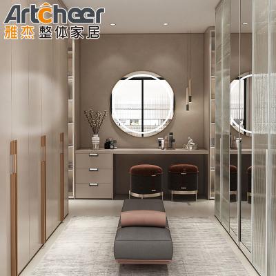 China Modern Design Custom Size Walk-In Wardrobe with Glass Door for Bedroom and Apartment for sale