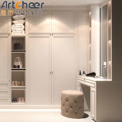 China Modern Stylish Walk In Wardrobe with Customized Size and Eco Friendly Material for Bedroom for sale