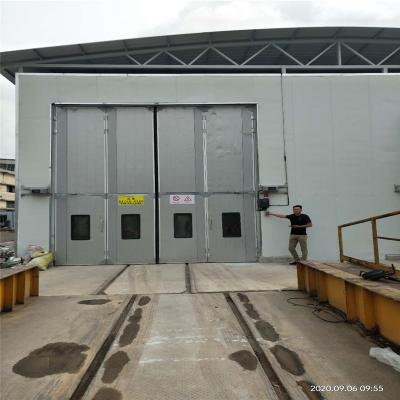 China Customized Size Aircraft Hangar Folding Door Industrial Grade Space Saving Design for sale
