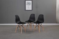 China Set of 4 Black PP Dining Chairs 32.28in Height Solid Wood Legs Modern Kitchen for sale
