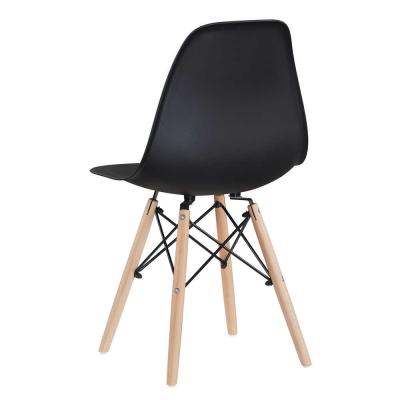 China Set of 4 Black PP Dining Chairs 32.28in Height Solid Wood Legs Modern Kitchen for sale