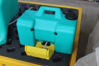 China Portable Emergency Eyewash Station with Gravity-Fed Water Supply and Non-Toxic PE for Industrial Workplaces for sale