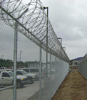 China 2-4mm Hot DIP Galvanzied Diamond Chain Link Fencing Aging Resistance for sale