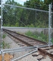 China 2-4mm Hot DIP Galvanzied Diamond Chain Link Fencing Aging Resistance for sale