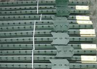 China Studded Metal T Bar Fence Post 0.95LB Chain Link Fence Fittings for sale
