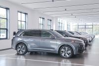 China Smart Auto L7 Flagship 5-Seat Family  And Home SUV New Energy Vehicle 1350KM Range, Hybrid System Silver for sale