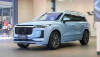 China Smart Auto L8 Flagship 6-Seat Family  And Home SUV New Energy Vehicle 1350KM Range, Hybrid System Silver for sale