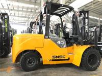 China FD40 4.0 Ton Diesel Forklift Truck with 4000kg Capacity and 60kW Engine Power for sale