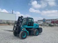China 4x4 Articulated Rough Terrain Forklift - 3.5T to 7T Capacity, 2060mm Turning Radius, Diesel Powered for sale