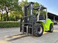 China 3000kg-5000kg 4WD Rough Terrain Forklift with 3m-6m Lift Height and Multiple Engine Options for sale