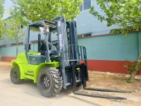 China 3000kg-5000kg 4WD Rough Terrain Forklift with 3m-6m Lift Height and Multiple Engine Options for sale