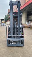 China 3 Wheel Stand-On Electric Forklift 1600-2000kg Capacity with 1440mm Turning Radius and 48V Battery for sale
