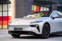 China High Speed Pure Electric Sedan Dongfeng Yipai 007 5-door 5-seat Body Structure and 2915mm Wheelbase for sale