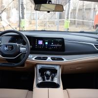 China 5/7 Seats Front/Rear Wheelbase Electric Vehicle Plug-In Hybrid with 1585/1580mm Wheelbase Dongfeng Sedan for sale