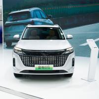 China 5/7 Seats Front/Rear Wheelbase Electric Vehicle Plug-In Hybrid with 1585/1580mm Wheelbase Dongfeng Sedan for sale