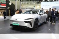 China 400KW Endurance Fashionable Dongfeng Yipai 007 Energy Hatchback Sports Car with 2915mm Wheelbase and Max Speed of 180 Km/h for sale