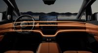 China 5-Door 6-Seater Body Structure 2024 LEVC L380 Pure Electric MPV with Length * Width * Height of 5316x1998x1940MM for sale