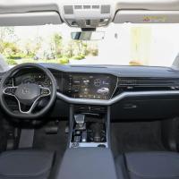 China 2024 Volkswagen Touareg Phev 2.0t Hybrid Electric SUV Closed Body Type for Medium-Sized SUV Market for sale
