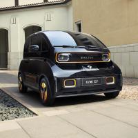 China Lithium Battery Powered 2023 Baojun Adult Mini Electric Car Convenient And Rechargeable Mini Four Wheel Two Door Vehicle for sale