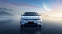 China Voyah Zhuiguang Chasing Electric EV Car with 5088*1970*1515mm Size and Official 0-100km/h Acceleration of 4.2s for sale