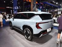 China 2023 KIA EV5 Left Hand Drive 5 Seat Luxury SUV Electric Car with 700km Long Range and Fast 27min Charging Time for sale
