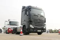 China ESC Equipped 2023 Mercedes Benz 480hp Large Heavy GVW 26000kg Curb Weight 9300kg 6*4 Truck Tractor Head with 10 Tires for sale