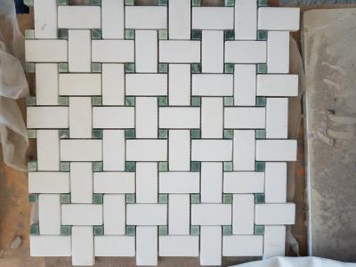China Carrara White Bathroom Marble Mosaic Tile Chevron Pattern SGS Standard for sale