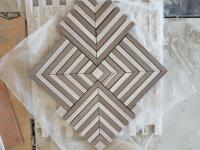 China Carrara White Bathroom Marble Mosaic Tile Chevron Pattern SGS Standard for sale