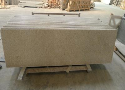 China Yellow Granite Stone Tiles 2700kg / M³ Granite Density 20 / 30mm Thick for sale