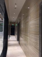 China White Wooden Vein Grey Marble Stone Countertops 2cm Thickness Big Slab for sale