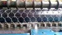 China Galvanized iron 2 Twist 3 Cross Hexagonal Gabion Making Machine for sale
