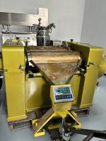 China Lipstick Three Roll Grinding Mill Equipment Lipstick Cooling Platform for sale