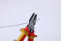 China 7 Inch 63 HRC High Leverage Combination Pliers Combination Electrical Pliers for sale