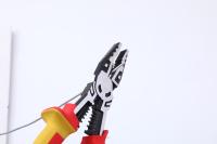 China 9inch Powerful Insolated Tools Precise Multifunction Cable Stripping Pliers 62 HRC 1000V for sale