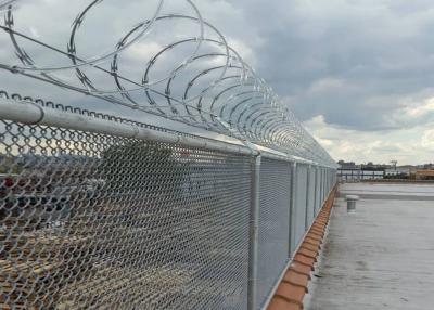 China Hot Dipped Galvanized Chain Link Fencing 2.0mm-5.0mm Wire Diameter 1.2m-3m Height for sale