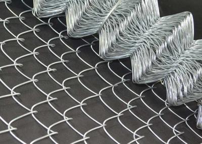 China ISO9001 Hot Dipped Galvanized Chain Link Fence 40x40mm 50x50mm Highly Durable Security Fence for sale