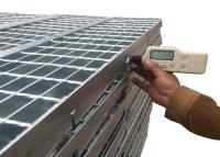 China Welded Serrated Steel Grating SS304 Hot Dip Galvanized 25x5mm Bearing Bar Anti Slip Floor Grating for sale
